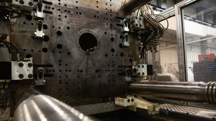 Acrylic Injection Molding: An Ultimate Guide for Beginners - Moldie