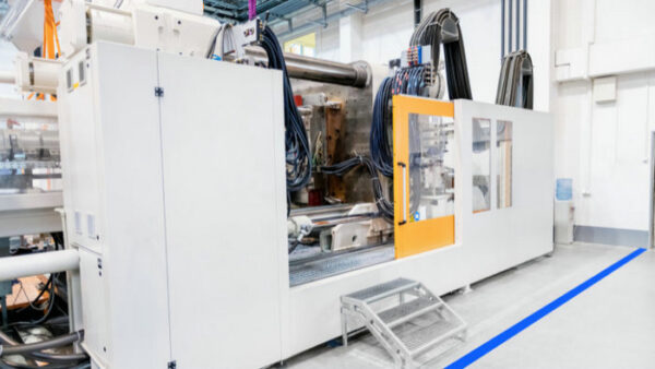 Clear Plastic Injection Molding: Understanding the Basics - Moldie