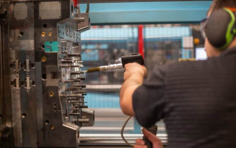 ¿Cuáles son los tipos de moldes de inyección? Una guía completa